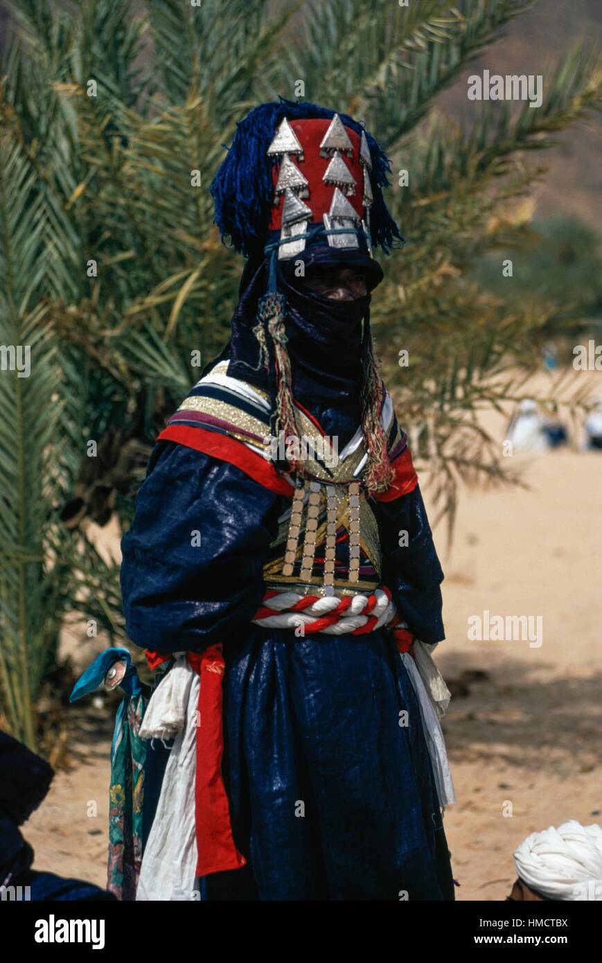 A Tuareg man during the Sbiba festival, Djanet, Tassili n'Ajjer ...