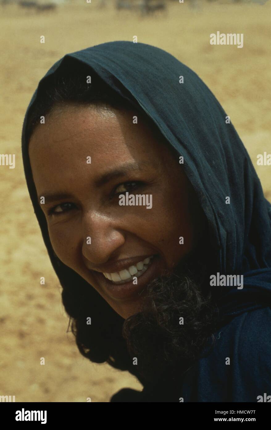 Young tuareg woman hi-res stock photography and images - Alamy