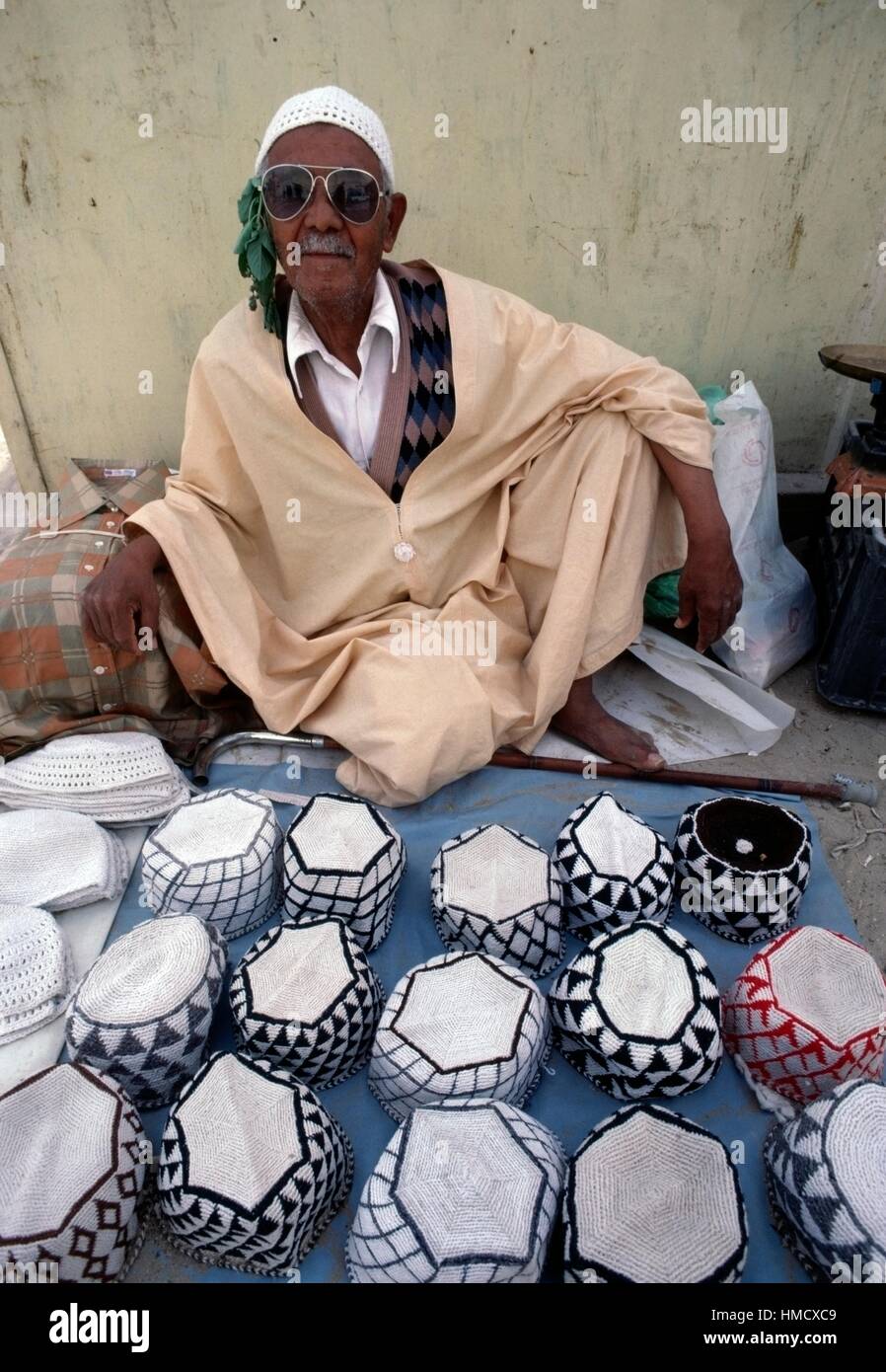 Man selling art hi-res stock photography and images - Alamy