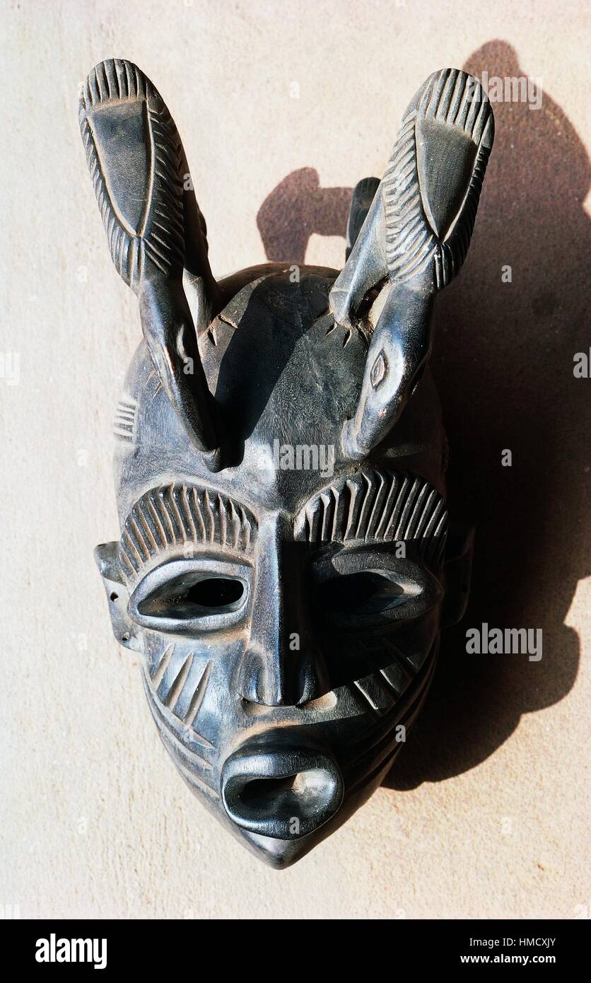 Traditional mask from Benin Stock Photo - Alamy