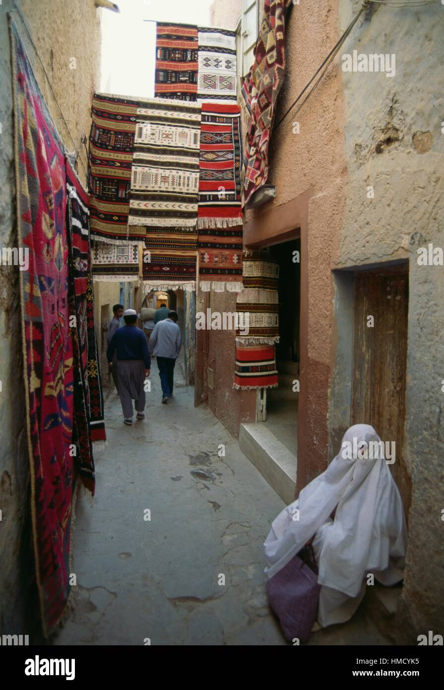 Rug marketplace, M'zab Valley, Ghardaia, Algeria Stock Photo - Alamy
