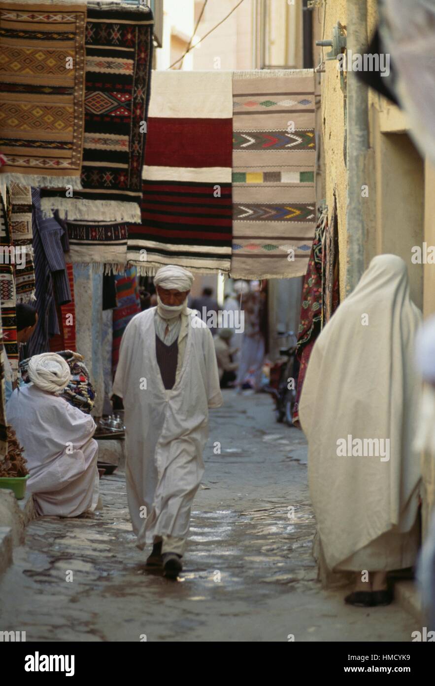 Algeria ghardaïa people in street hi-res stock photography and images ...