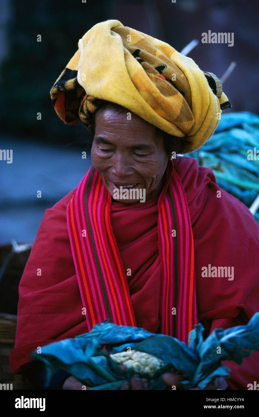 Man wearing a turban, Taunggyi, Burma Stock Photo - Alamy