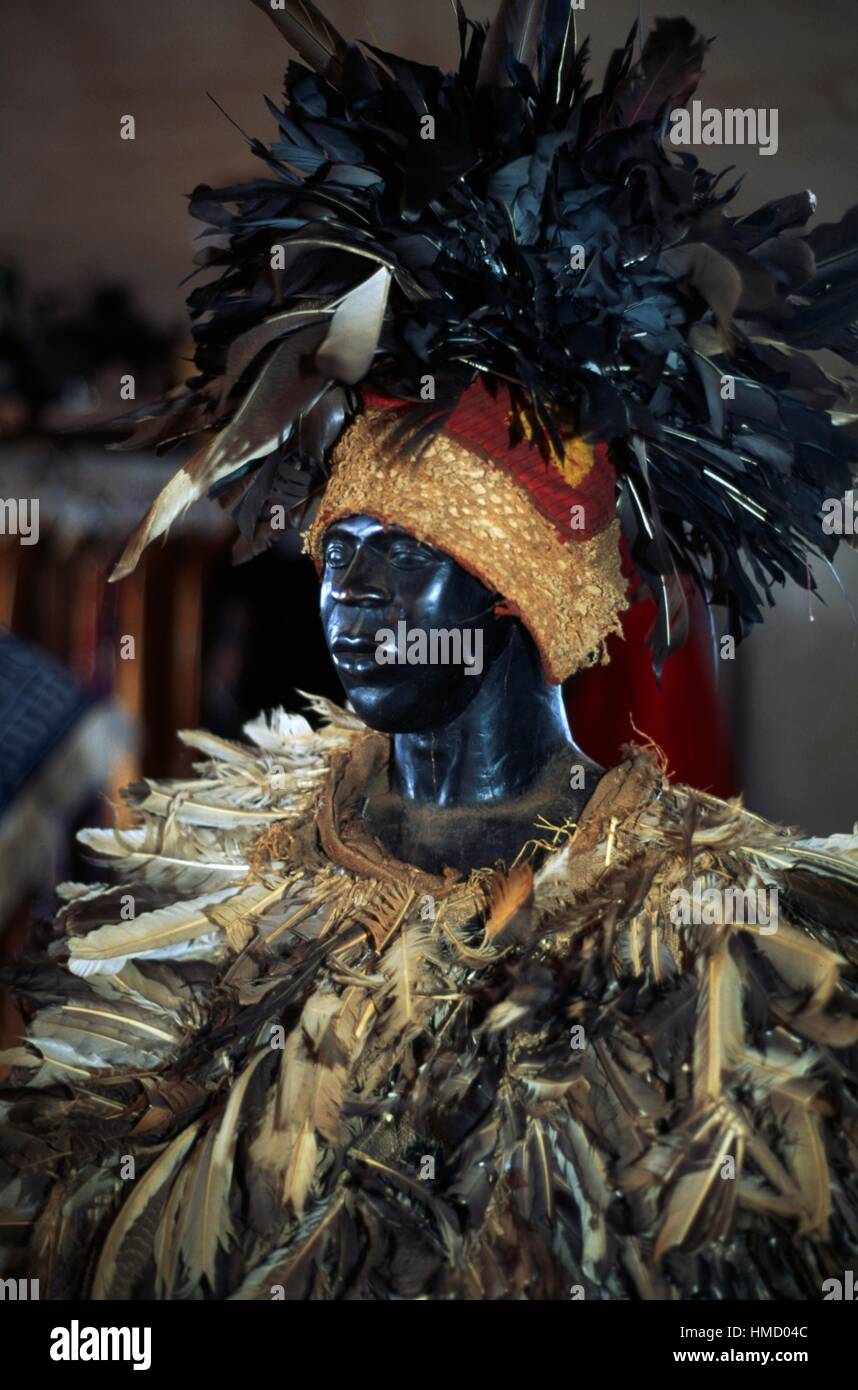 African sultan statue hi-res stock photography and images - Alamy