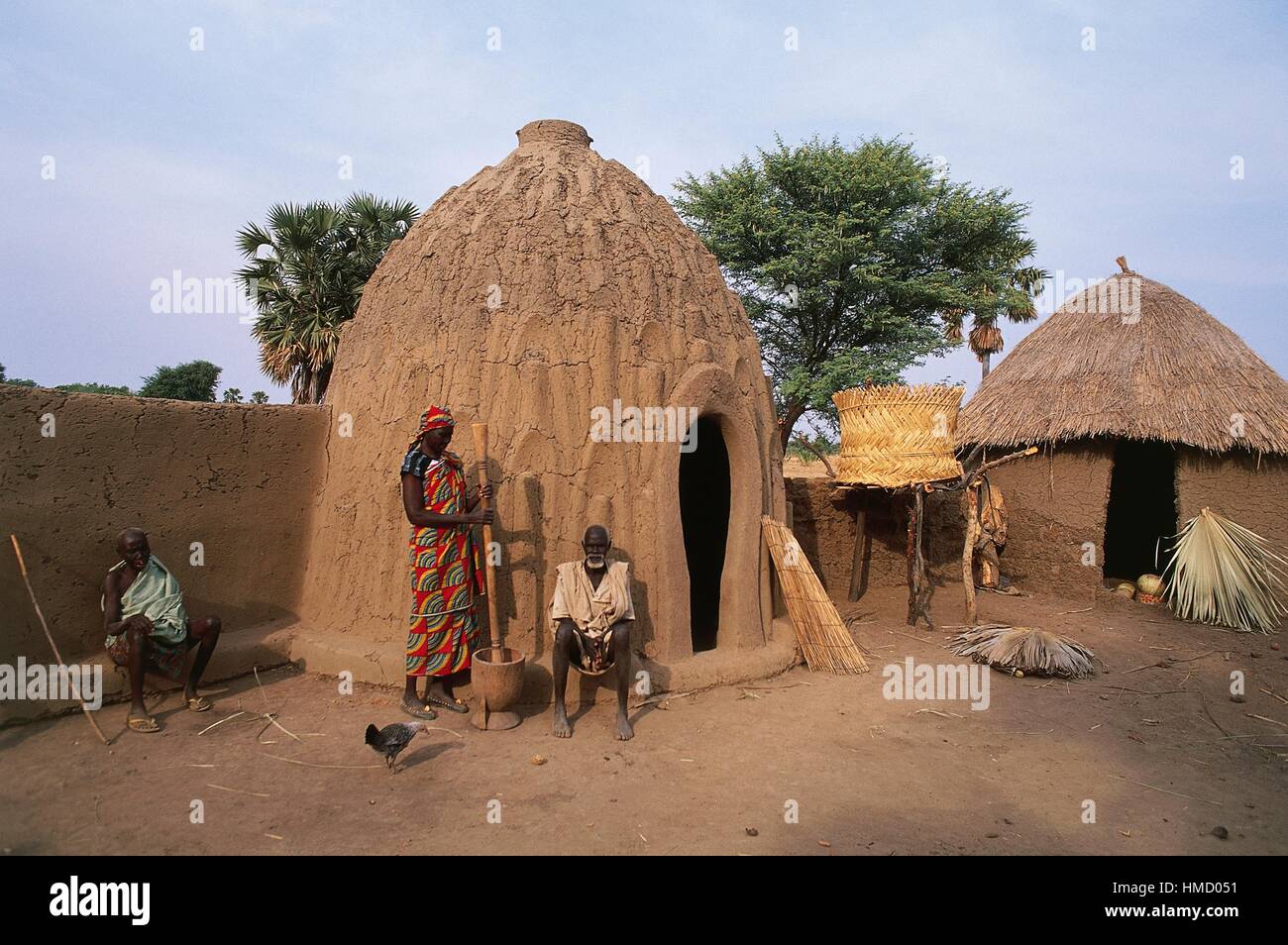 Beehive shaped house hi-res stock photography and images - Alamy