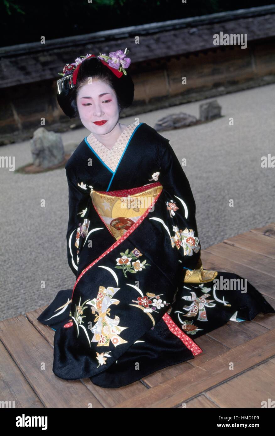 Maiko, an apprentice geisha, Kyoto, Japan Stock Photo - Alamy