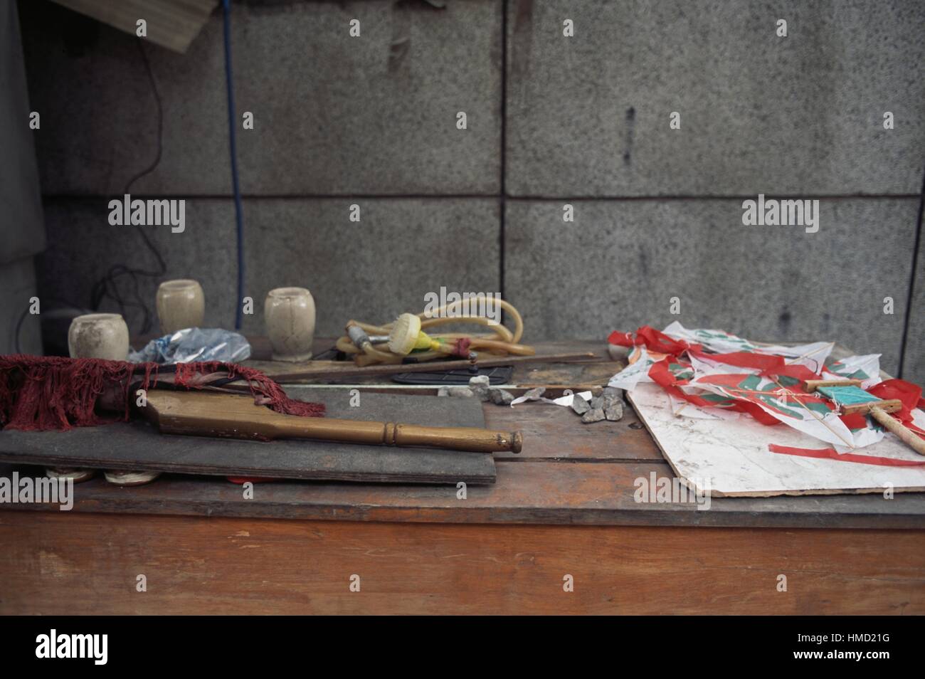 Kite-making preparation, Beijing, China Stock Photo - Alamy