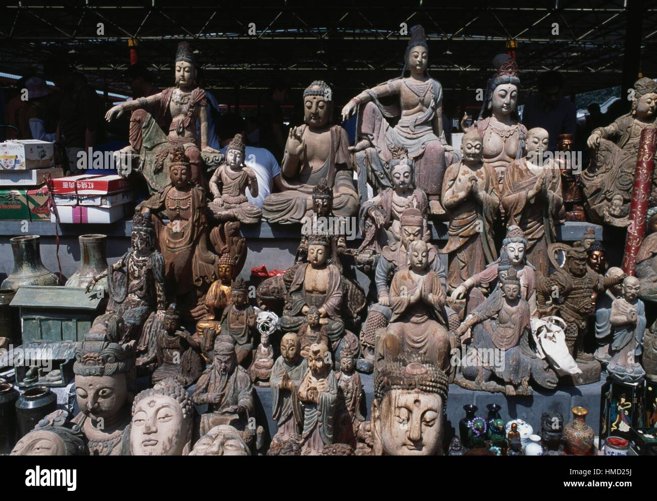 Religious themed statues hi-res stock photography and images - Alamy