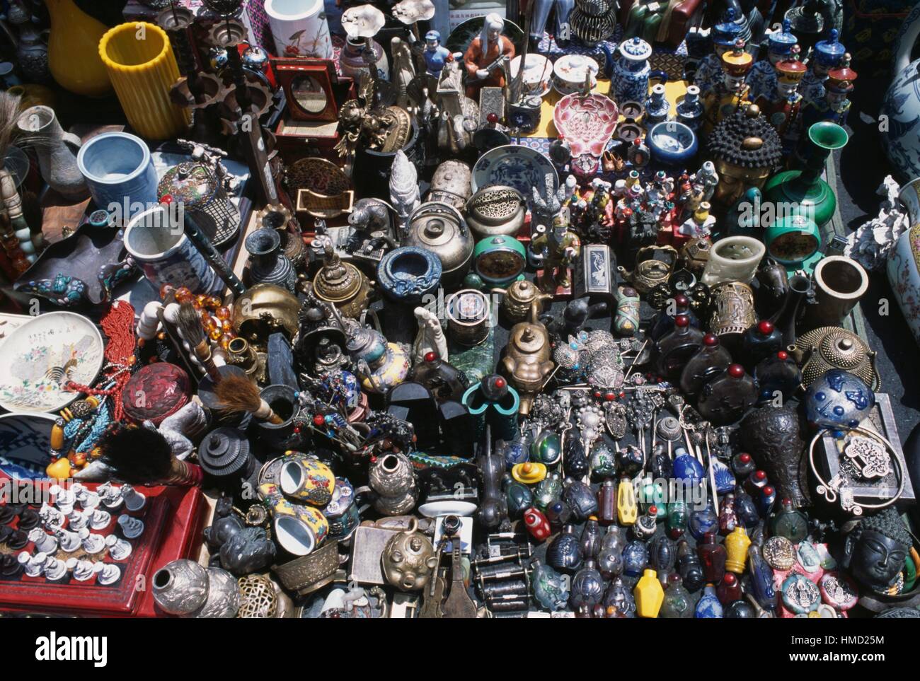 Pottery stand various items hi-res stock photography and images - Alamy