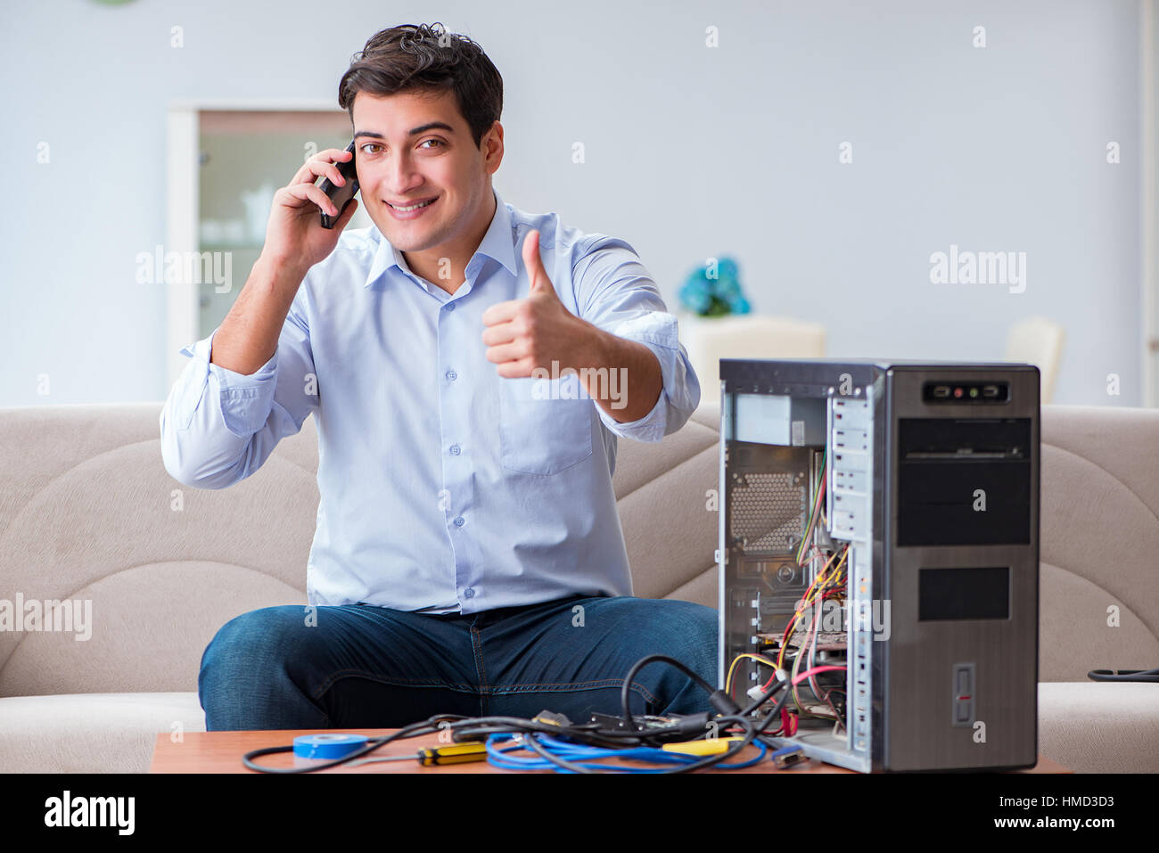 Happy customer resolving computer hi-res stock photography and images ...