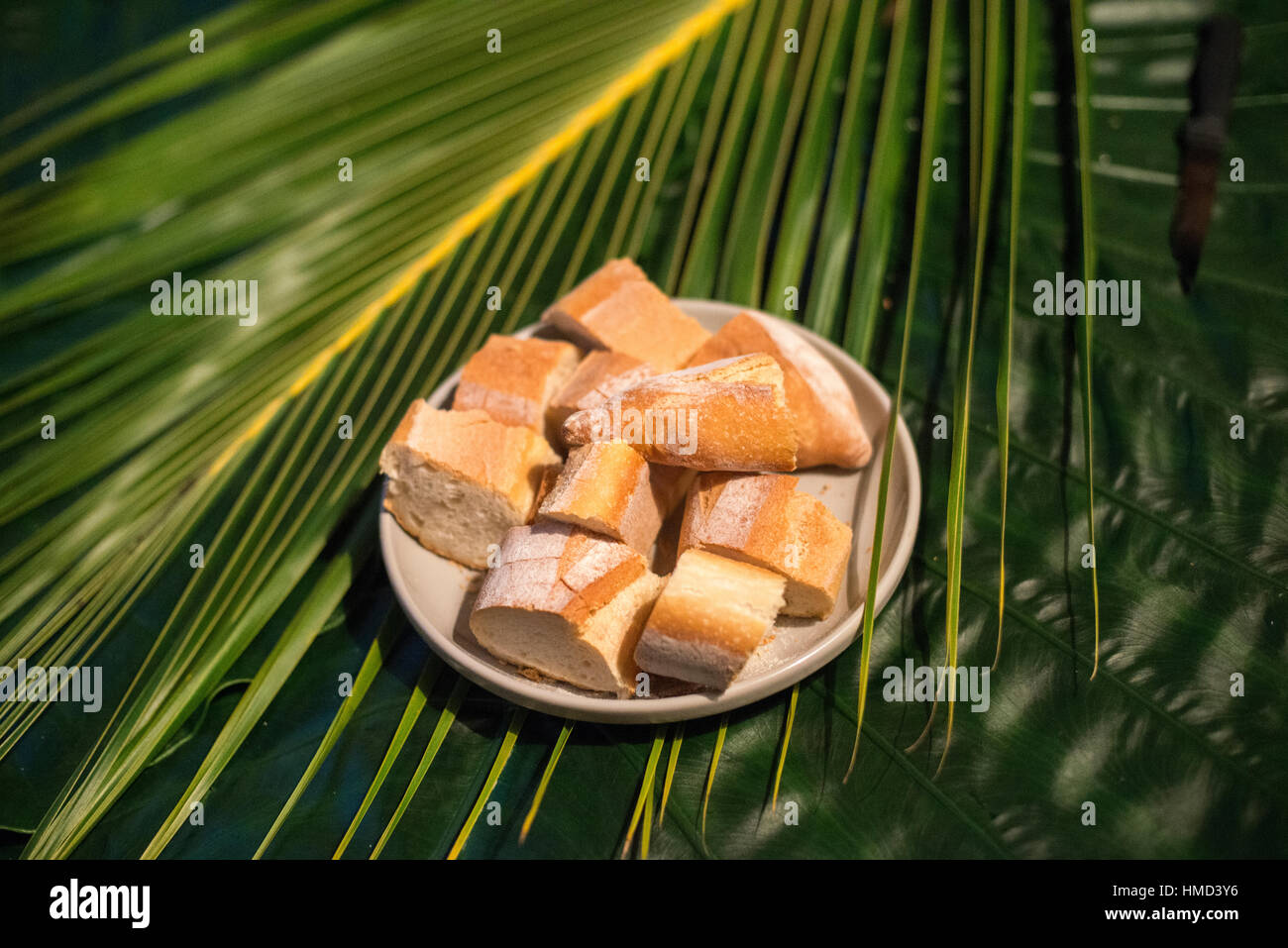 bread served on palm Stock Photo - Alamy