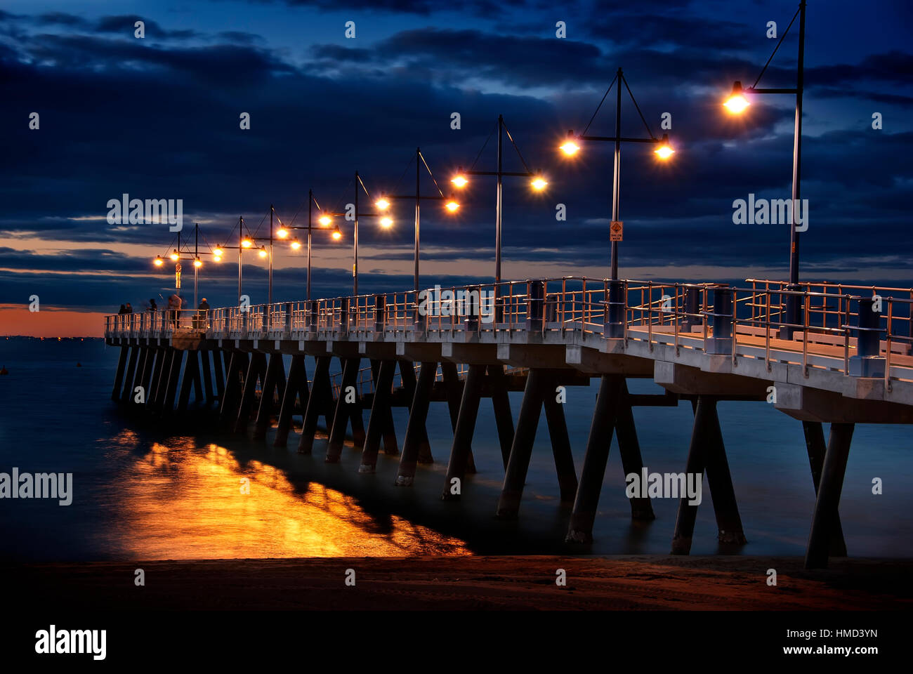 Palm Beach Jetty Rockingham at dusk Stock Photo - Alamy