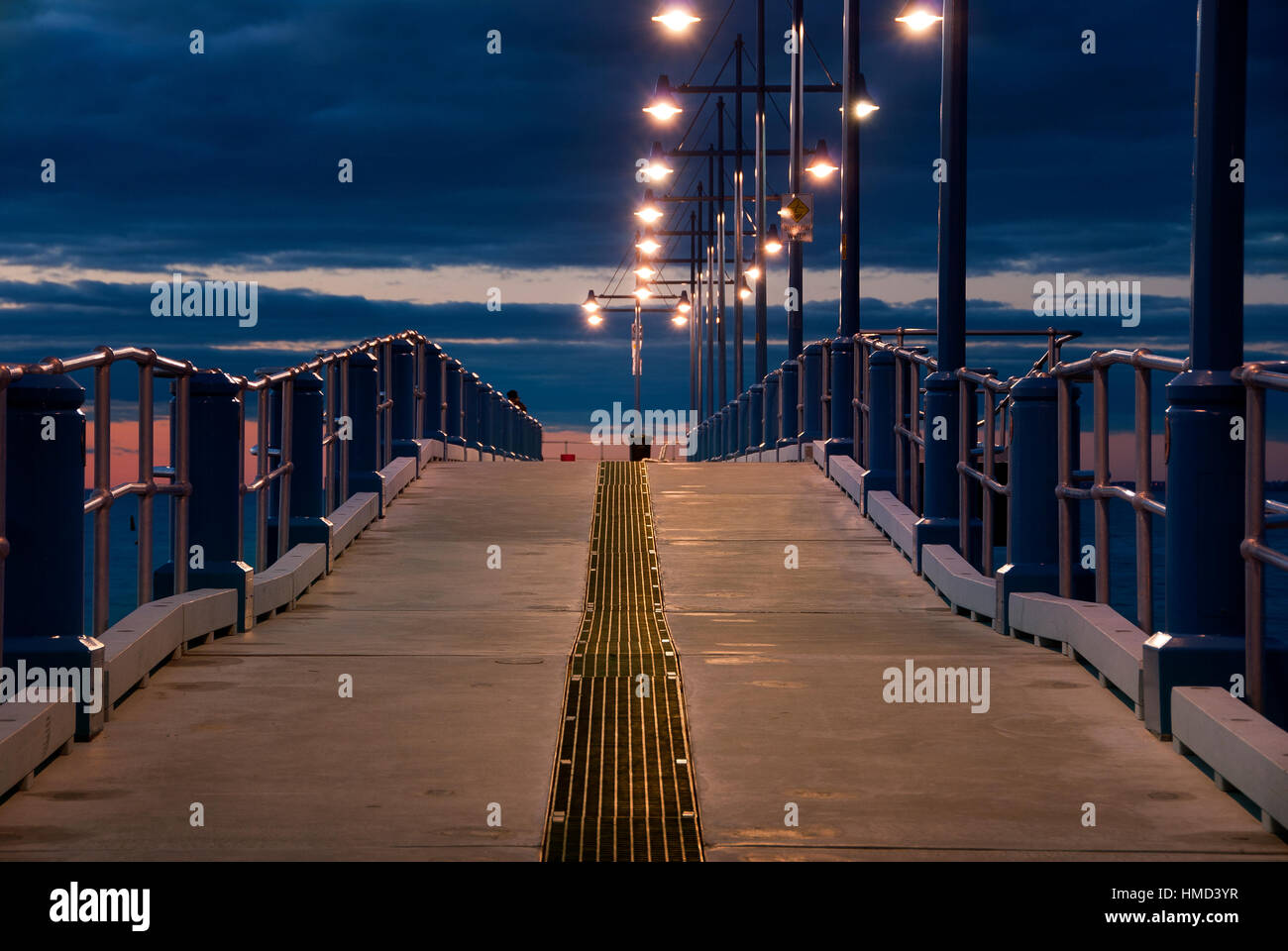 Jetty walkway hi-res stock photography and images - Alamy
