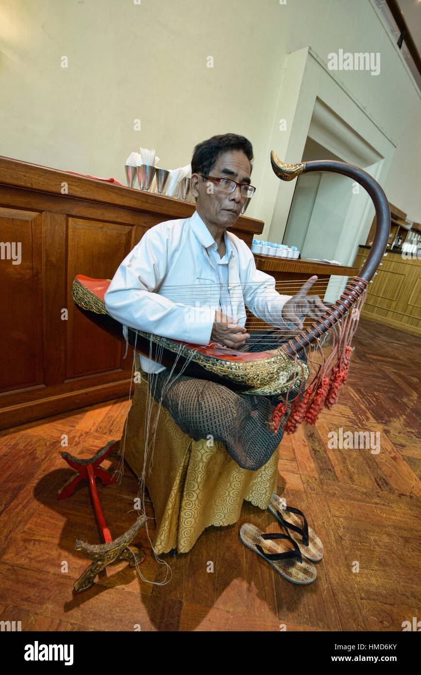 The burmese harp hi-res stock photography and images - Alamy
