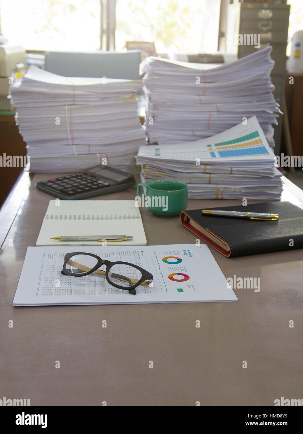 Business Concept, Pile of unfinished documents on office desk, Stack of ...
