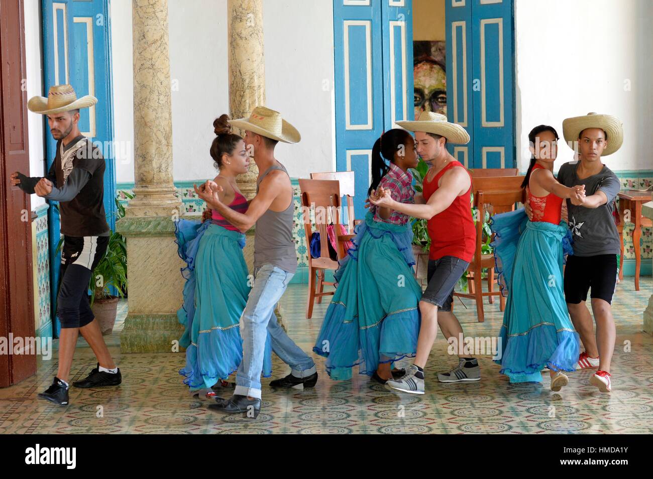 Cuba salsa dance hi-res stock photography and images - Alamy