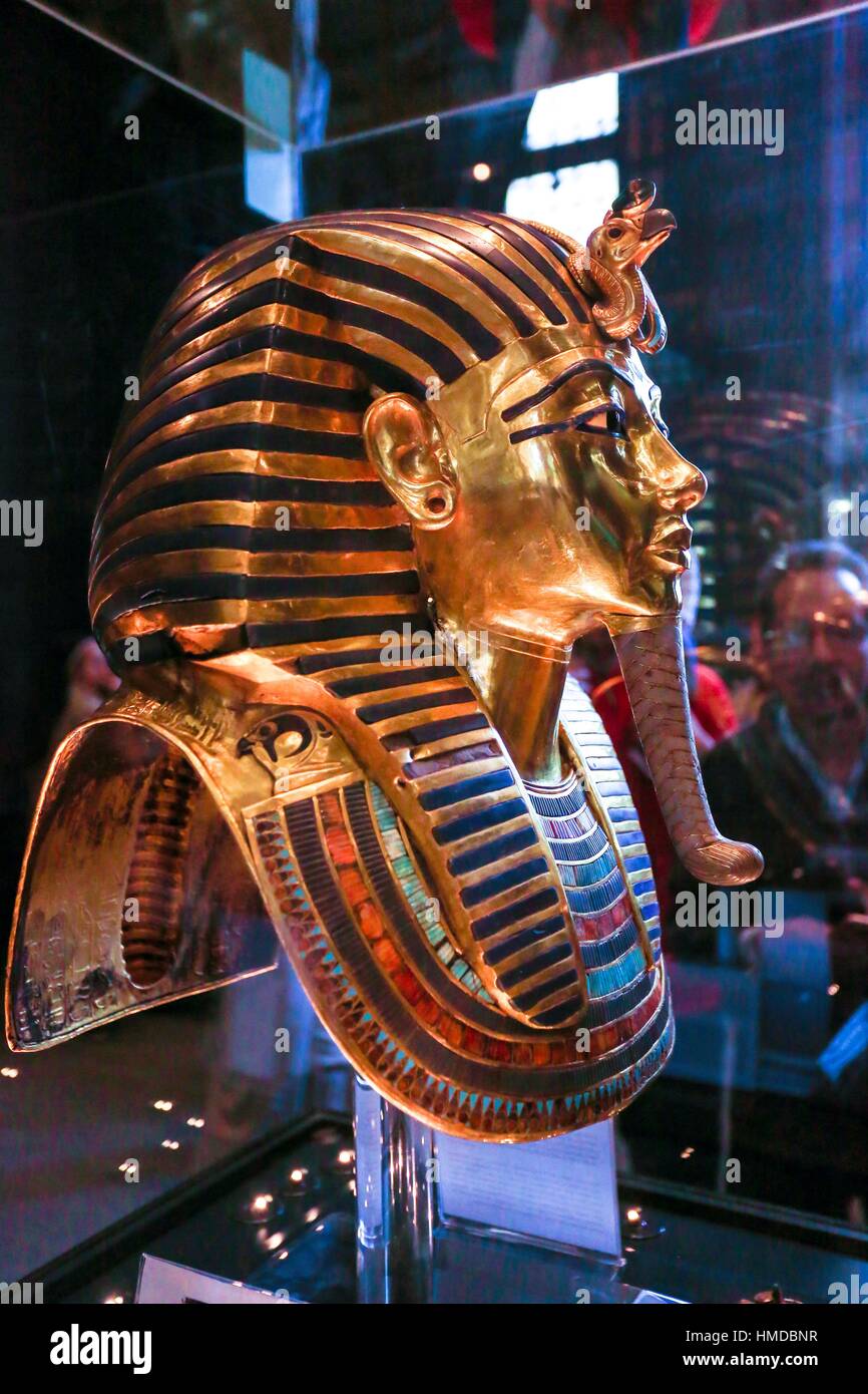 Death Mask Of Tutankhamun High Resolution Stock Photography and Images ...
