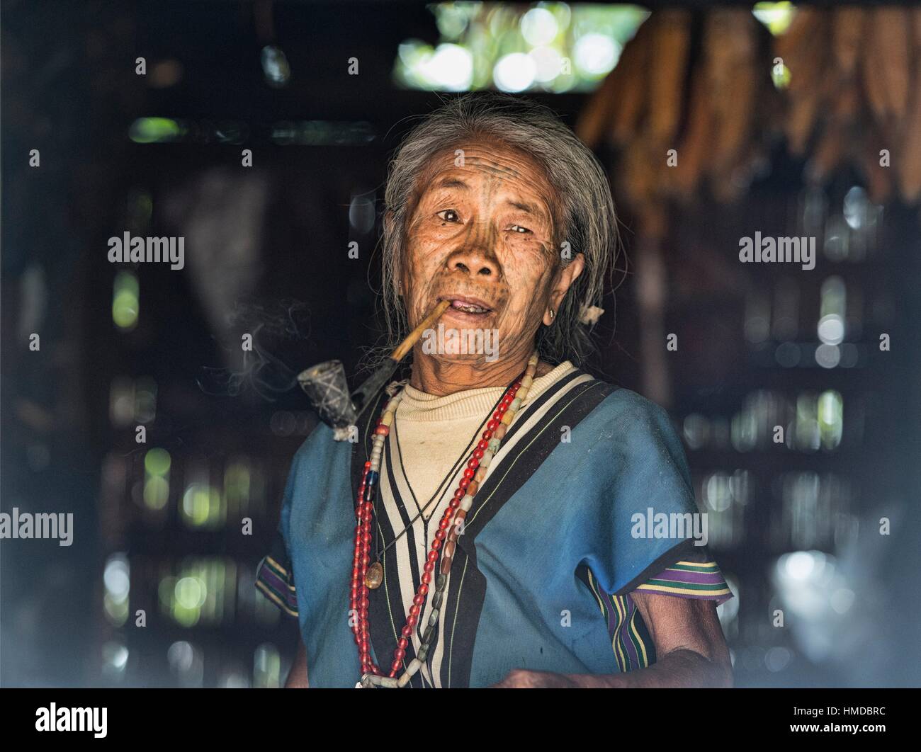 Smoking corncob pipe hi-res stock photography and images - Alamy