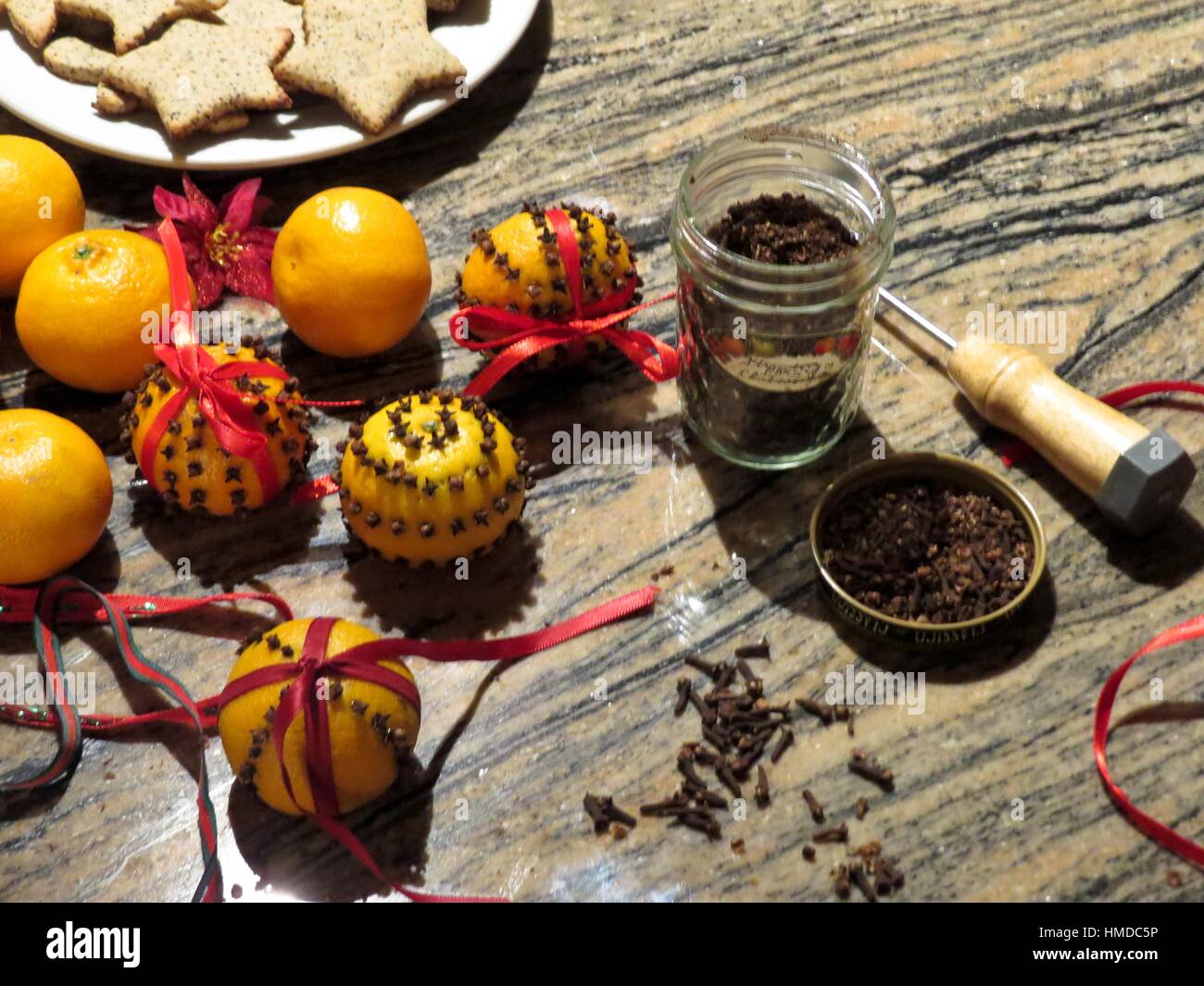 Making pomanders for holidays Stock Photo - Alamy