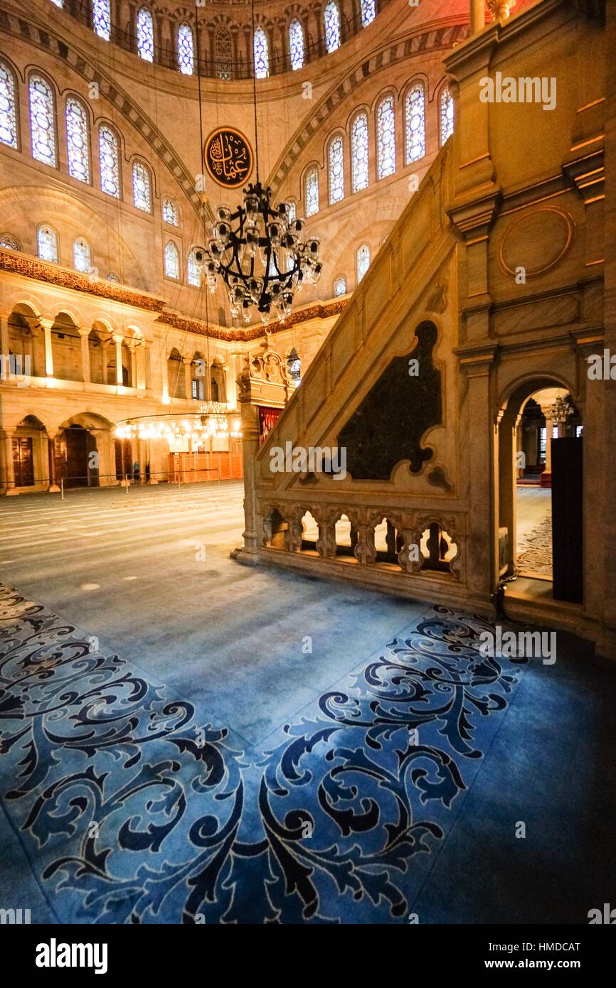 Mimbar islam mosque hi-res stock photography and images - Alamy