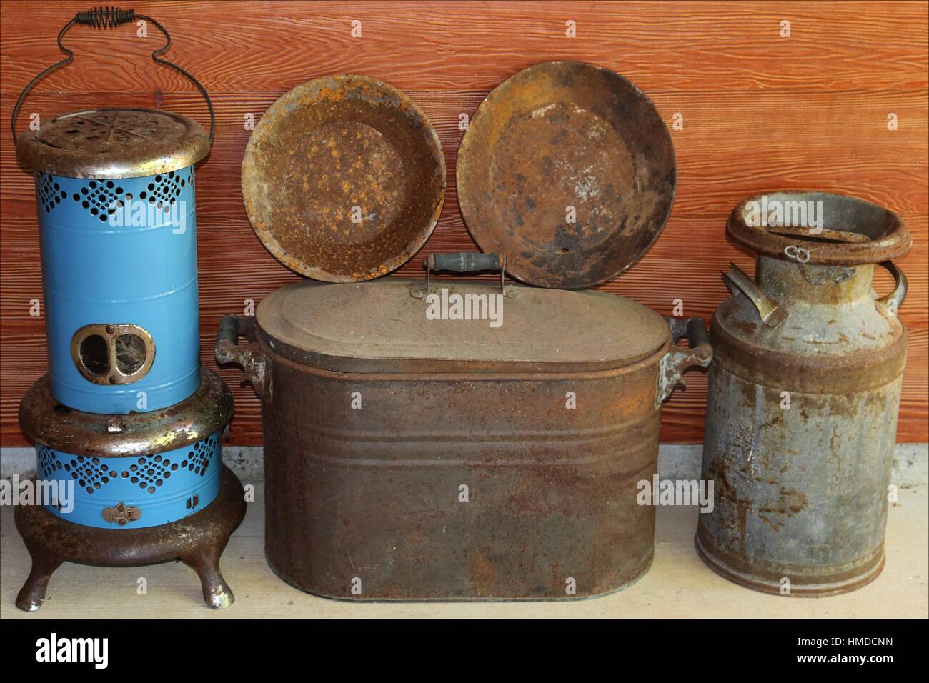 Gold pans hi-res stock photography and images - Alamy