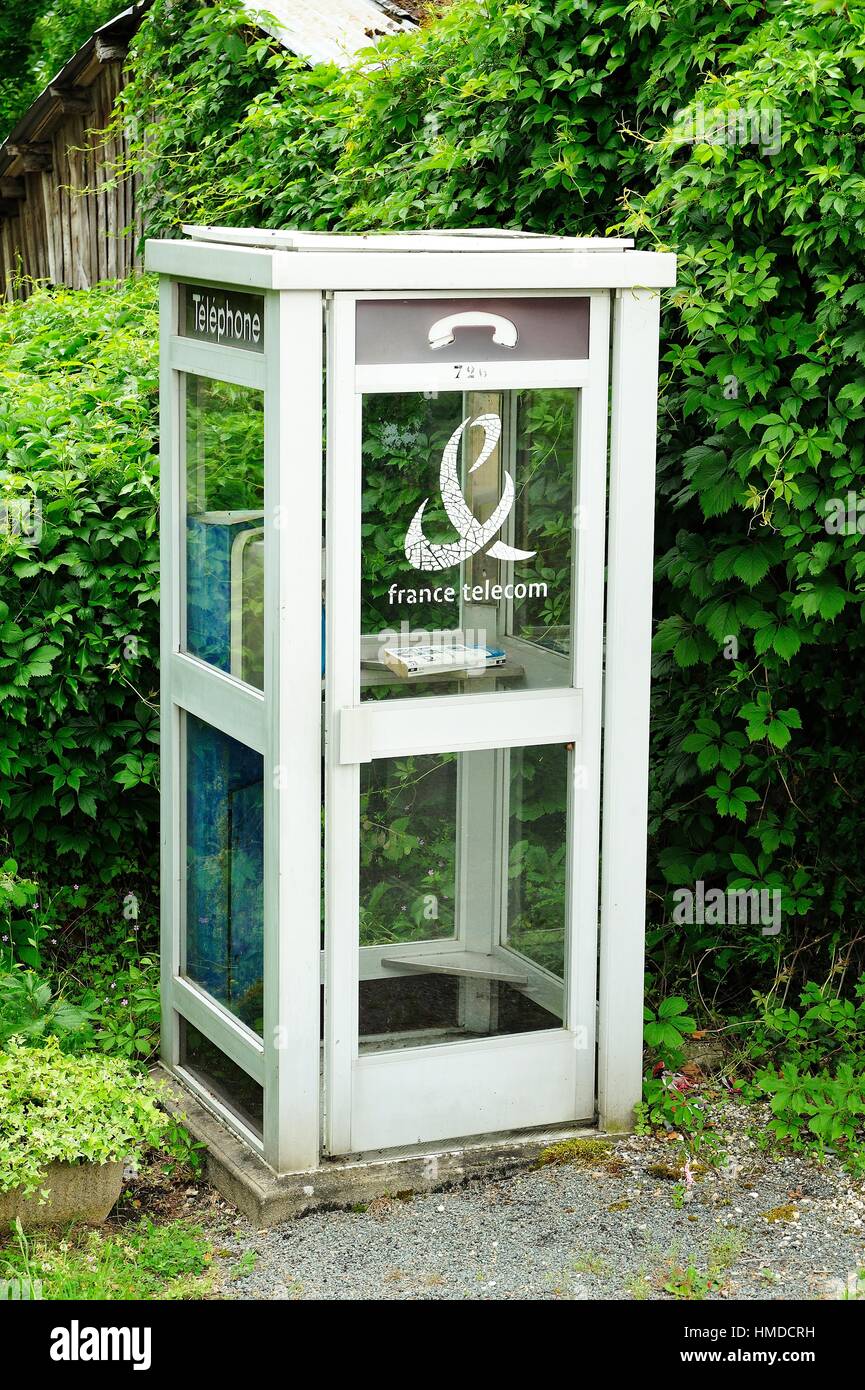 French telephone booth hi-res stock photography and images - Alamy