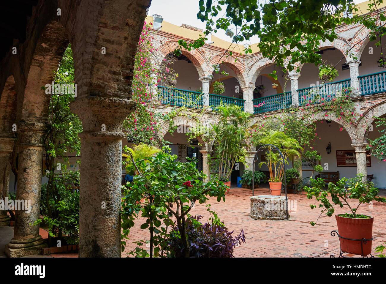 Monasterio de la santa cruz hi-res stock photography and images - Alamy