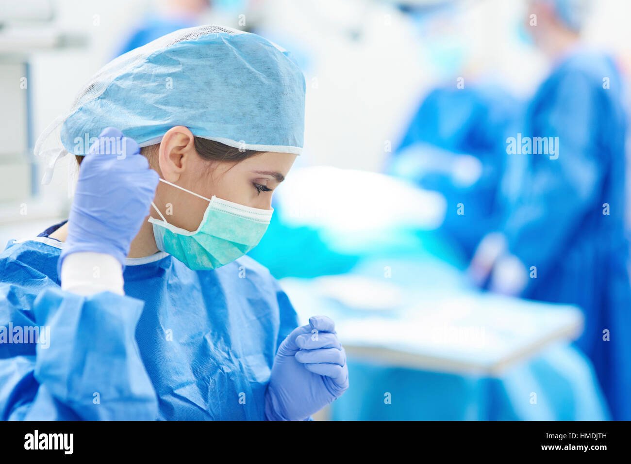 Surgeon getting ready for the operation Stock Photo - Alamy