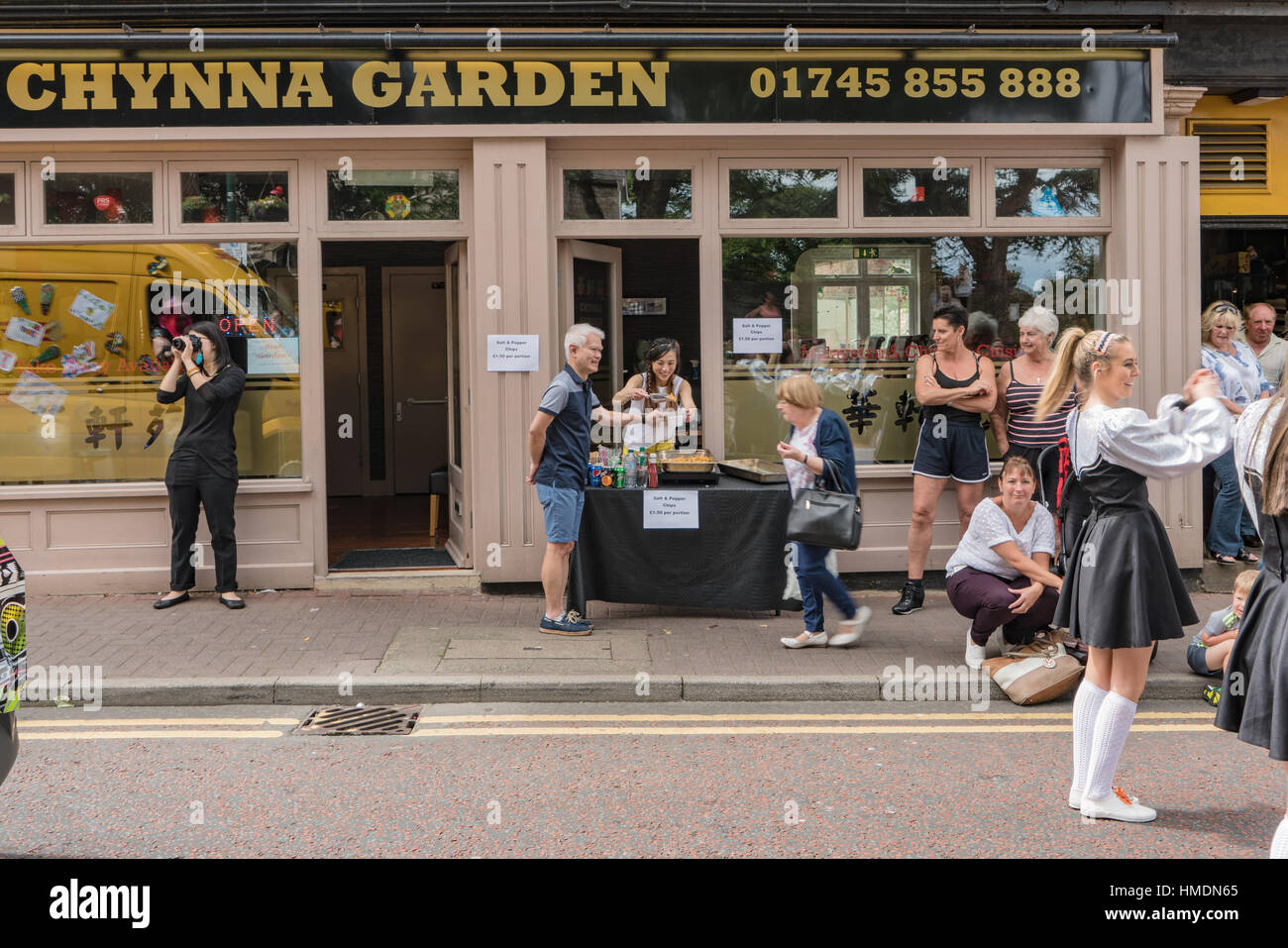 The Chynna Garden restaurant sets up an impromptu pavement stall at the ...