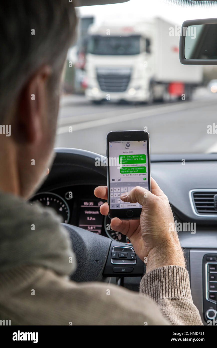 Mobile car hmdp31 hi-res stock photography and images - Alamy