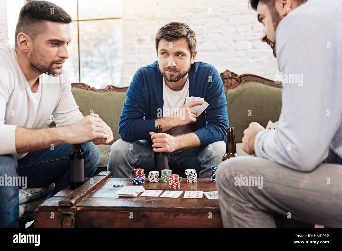 Bluffing hi-res stock photography and images - Alamy
