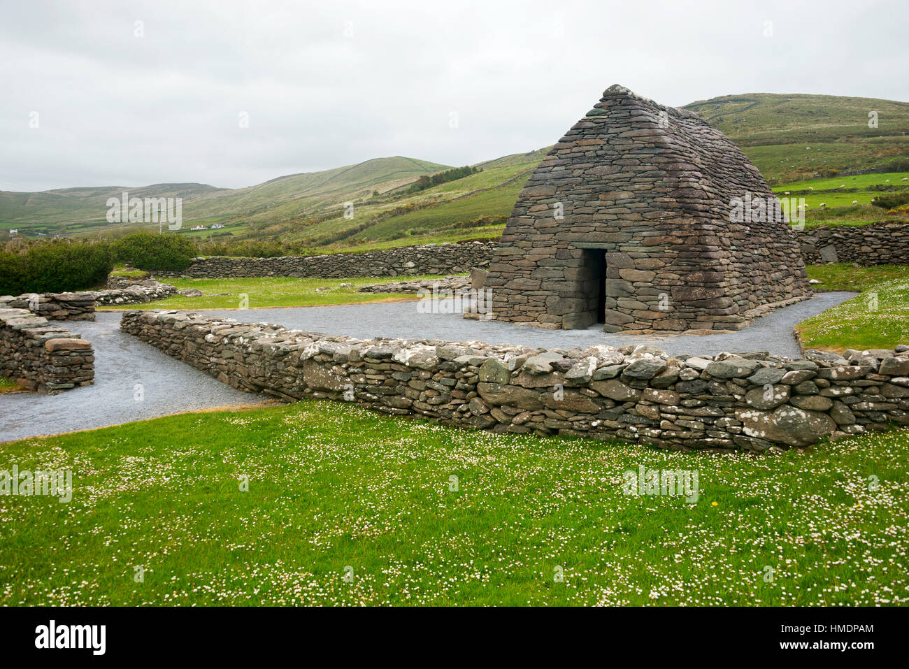 Kilmalkedar church hi-res stock photography and images - Alamy
