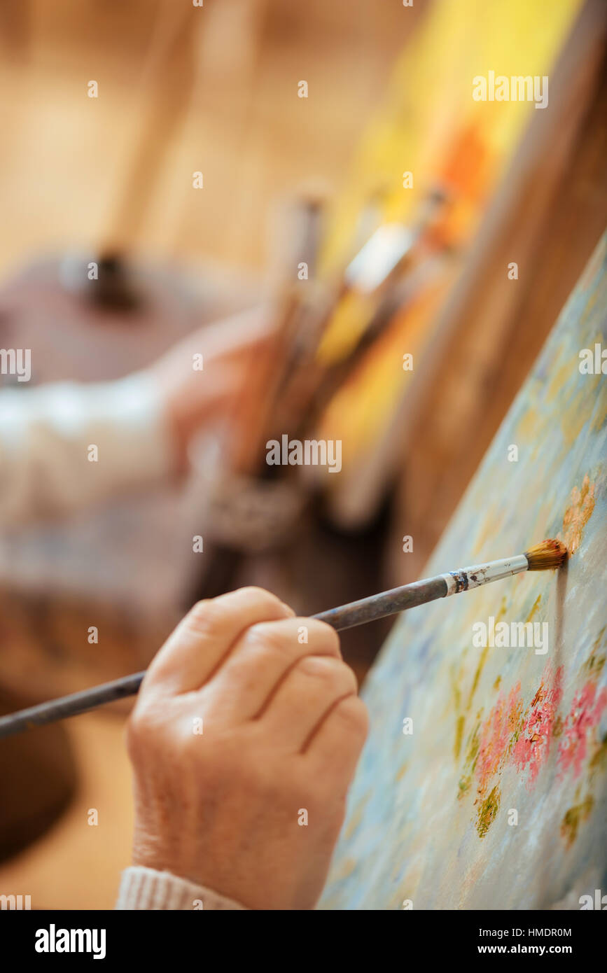 Close up of artists hand hi-res stock photography and images - Alamy