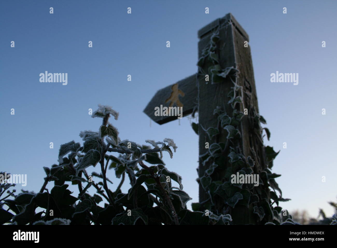 Sign post marking way hi-res stock photography and images - Alamy