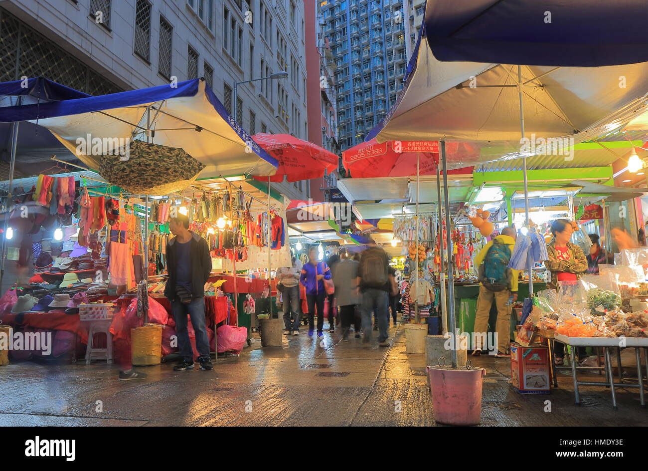 People visit Tai Yuen street night market in Hong Kong Stock Photo - Alamy