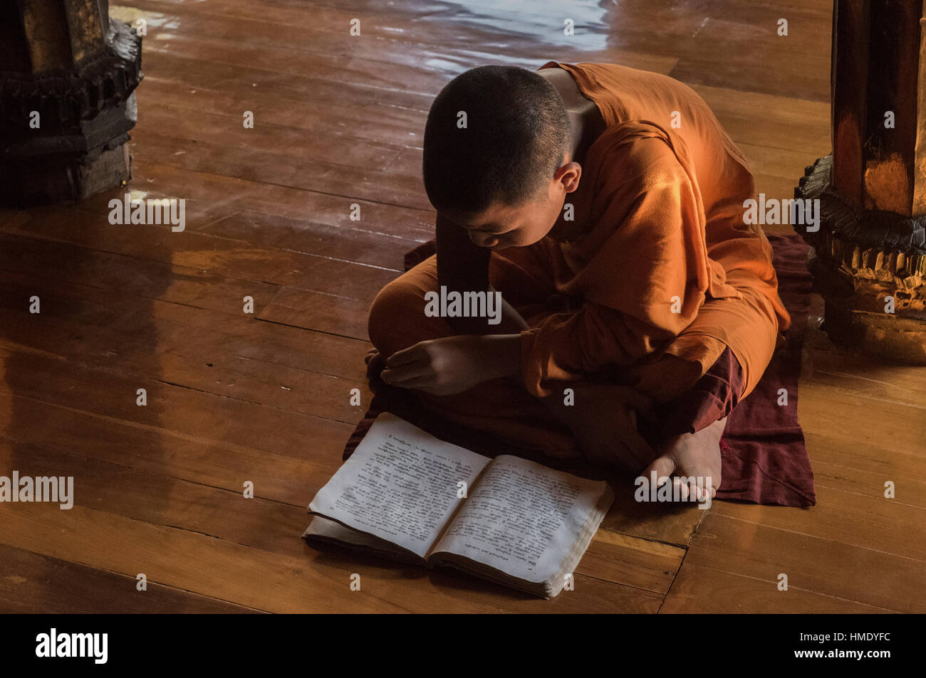 Monk sitting on the floor hi-res stock photography and images - Alamy