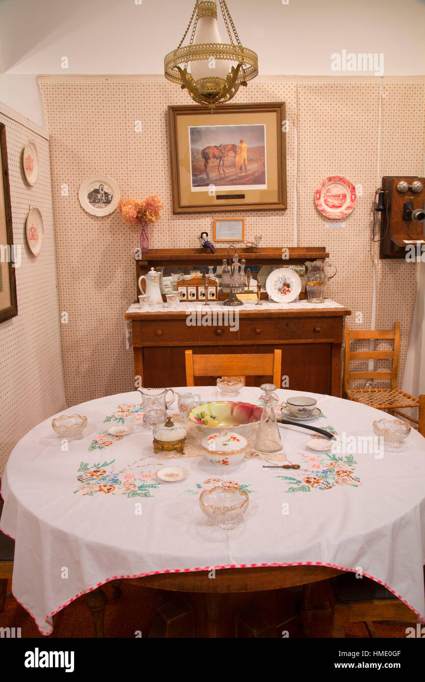 Historical table setting hi-res stock photography and images - Alamy