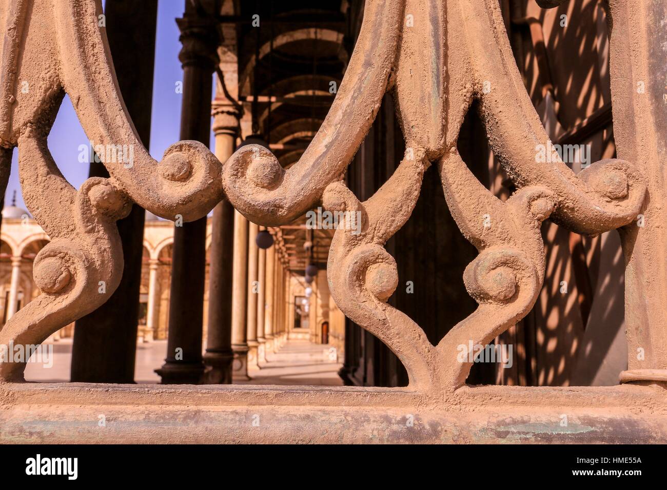 Window silhouette mosque hi-res stock photography and images - Alamy