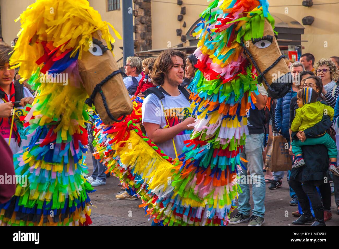 Tarasca parade hi-res stock photography and images - Alamy