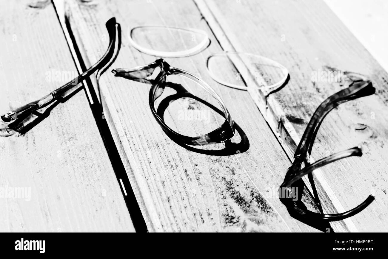 Broken Eyeglasses Stock Photos & Broken Eyeglasses Stock Images - Alamy