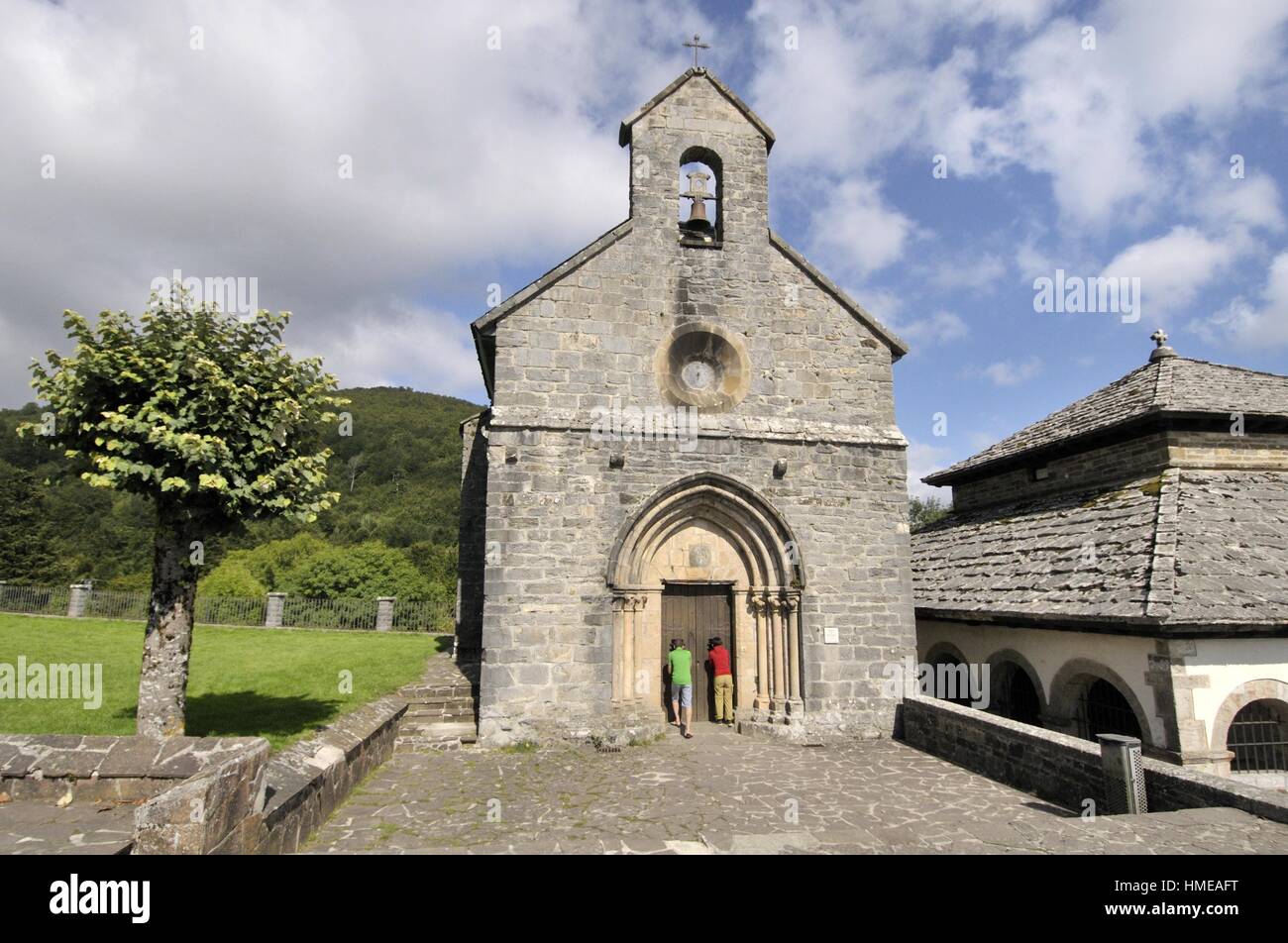 Small gothic church hi-res stock photography and images - Alamy
