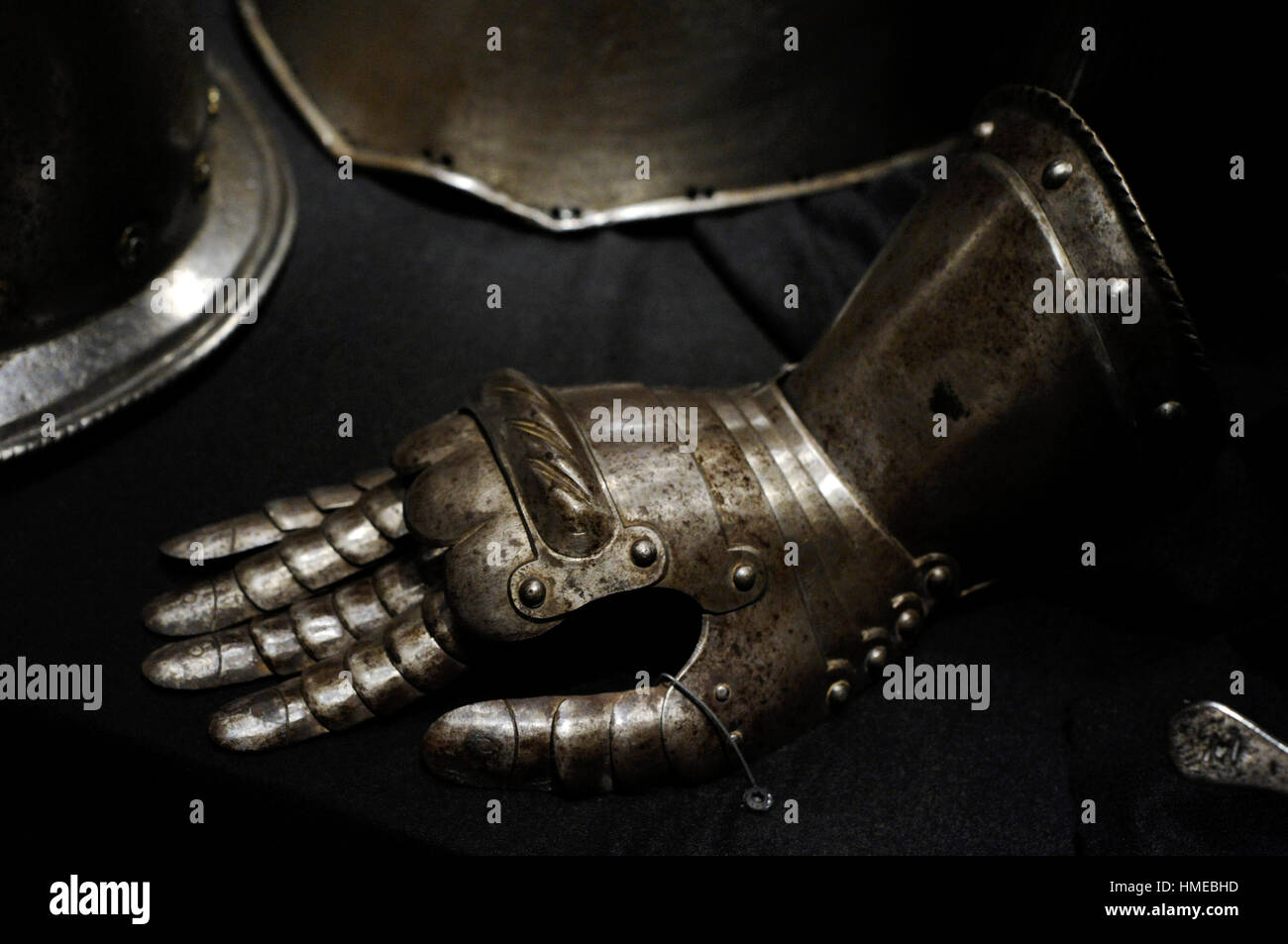Armor. Gauntlet. City Museum. Malmo Castle. Sweden Stock Photo - Alamy