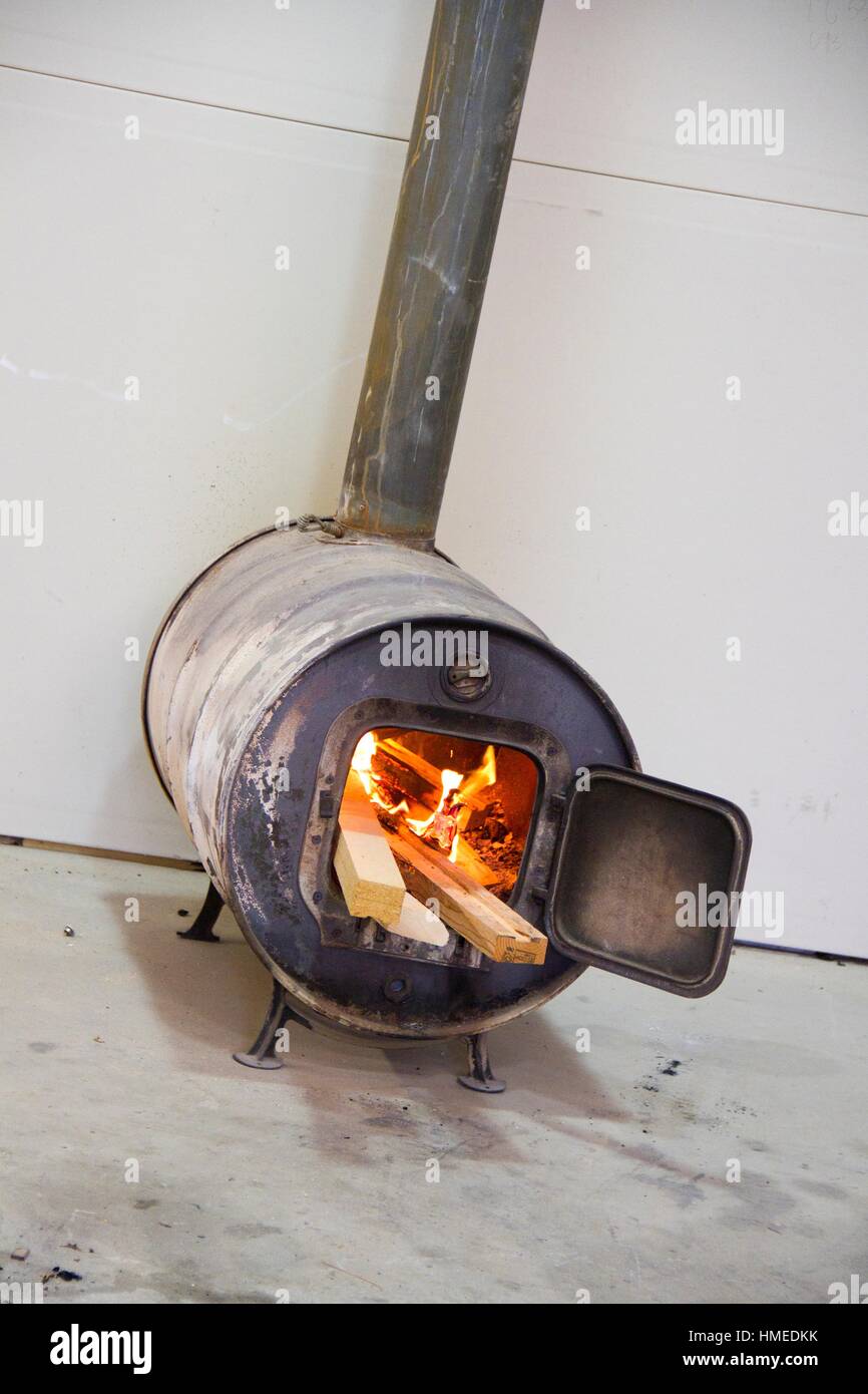 Lit a fire hi-res stock photography and images - Alamy