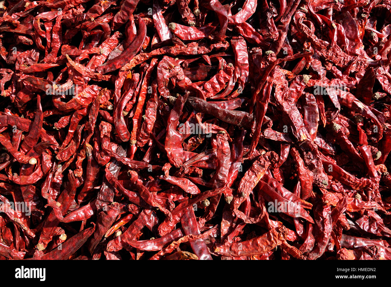 Different spices at a market stand hi-res stock photography and images ...