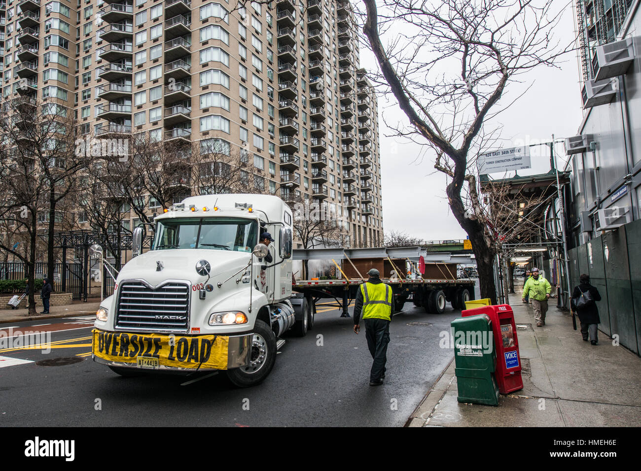 Load street hi-res stock photography and images - Alamy