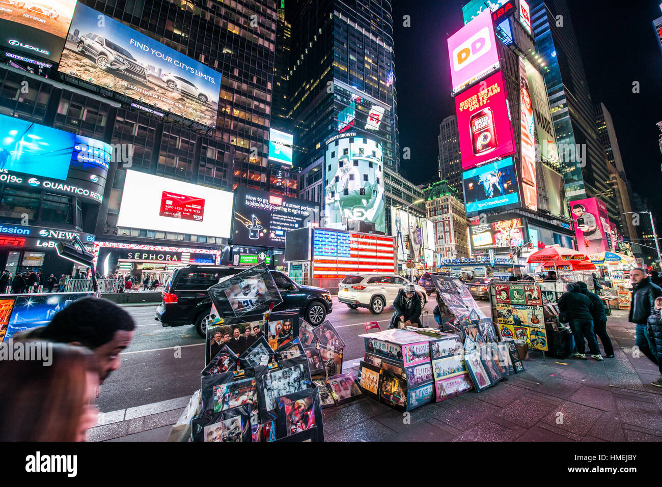 Times square toshiba screens hi-res stock photography and images - Alamy