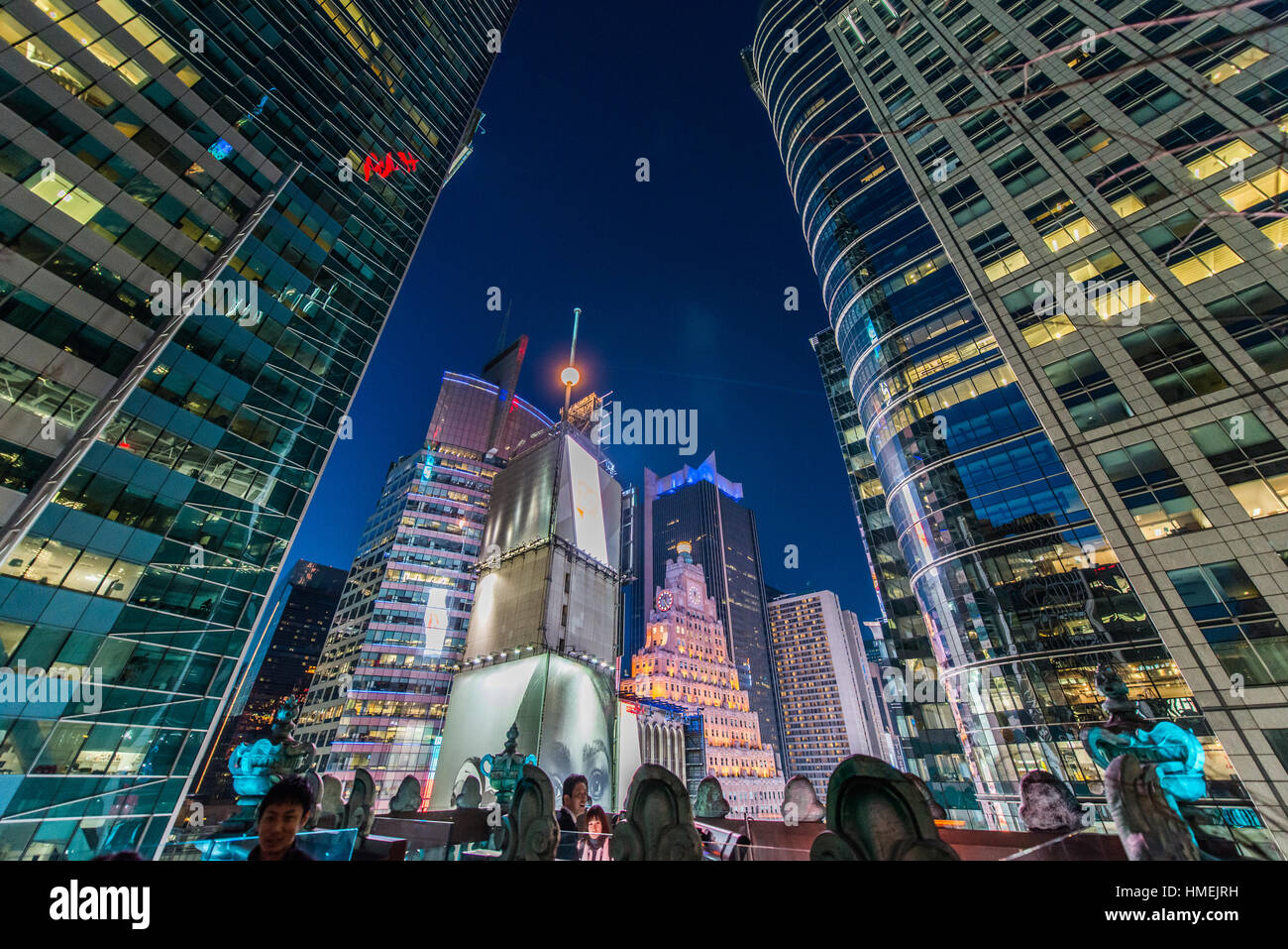 Times square toshiba screens hi-res stock photography and images - Alamy