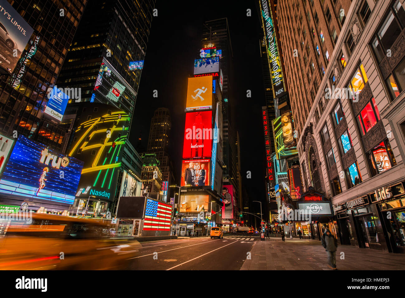 Night shots of Times Square Manhattan Stock Photo - Alamy