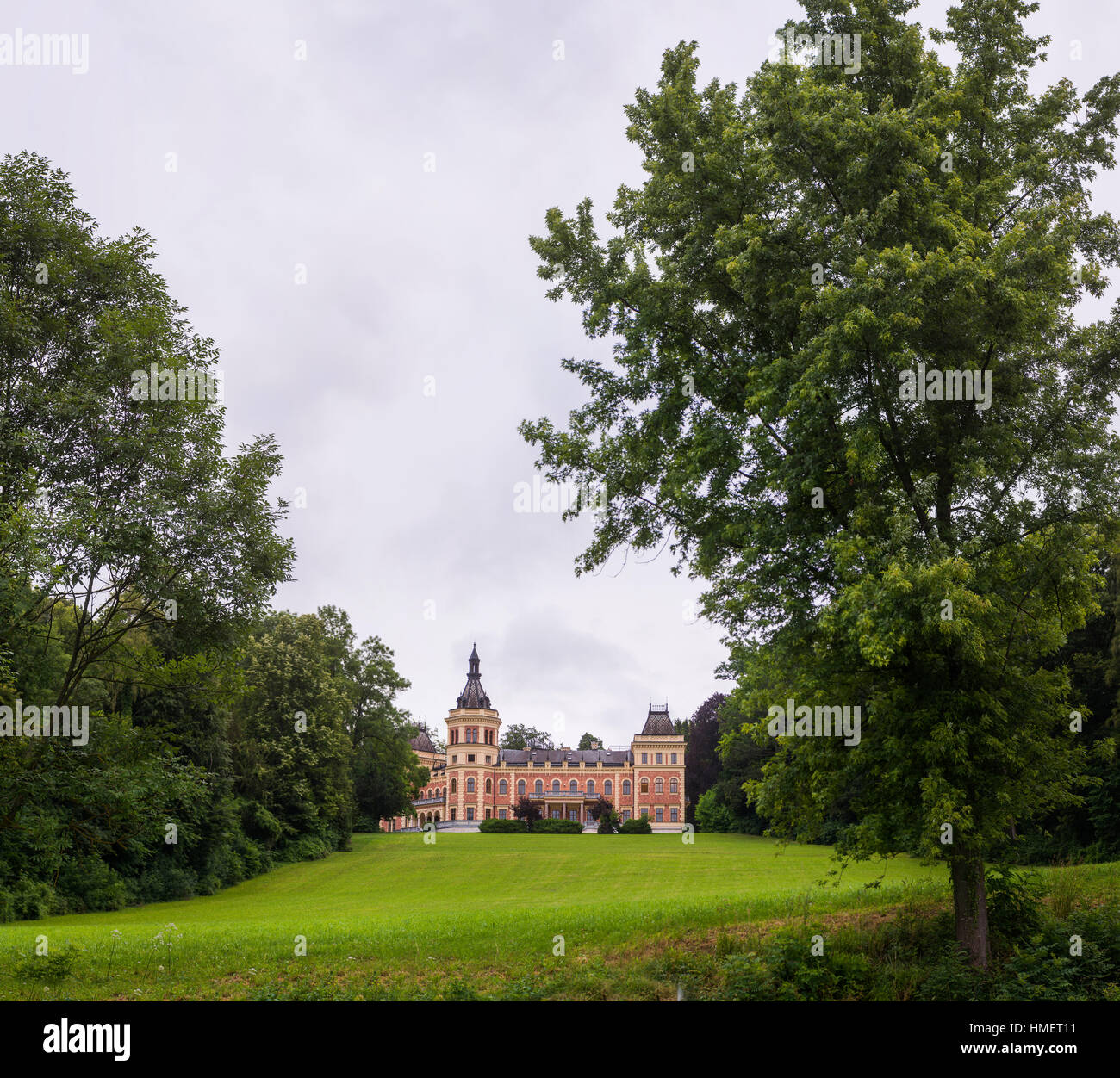 old estate castle Stock Photo - Alamy