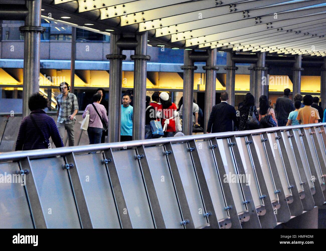 Hong Kong: pedestrians footbridge in Central Stock Photo - Alamy